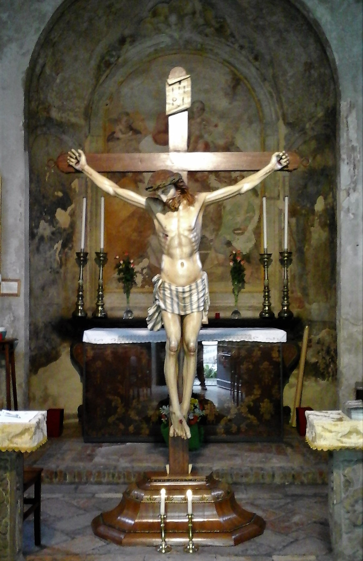 L’antico crocifisso – LA COMPAGNIA DEL PILASTRELLO